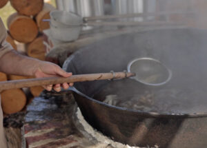 How to Make Cane Syrup: From Juicing to Boiling to Jarring Syrup | The ...